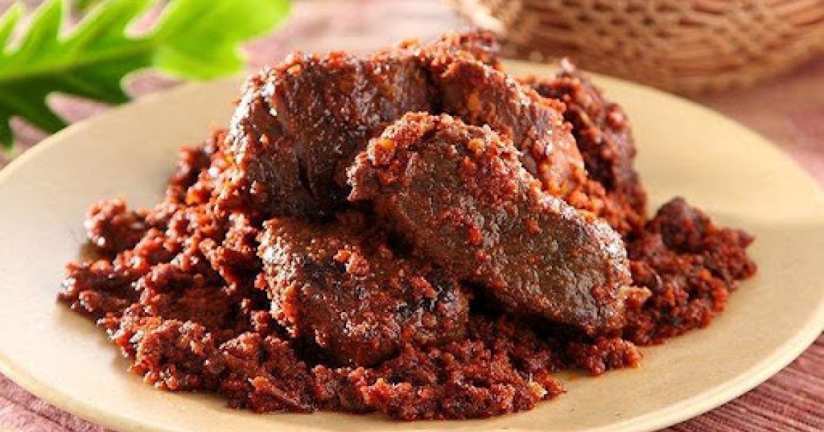 Cara Menghangatkan Rendang yang Benar